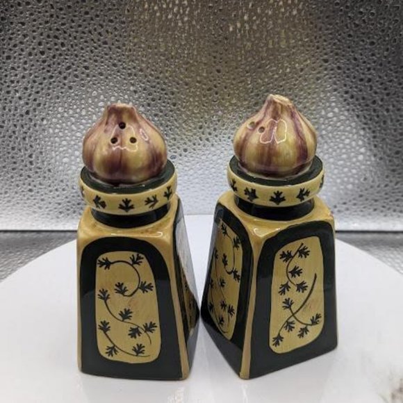 Kitchen | Vintage Enesco Carol Rowan Garlic Salt And Pepper Shakers ...